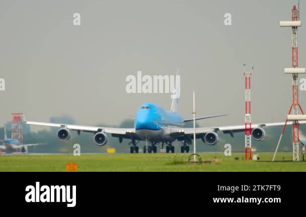 Boeing 747 flight deck Stock Videos & Footage - HD and 4K Video Clips ...