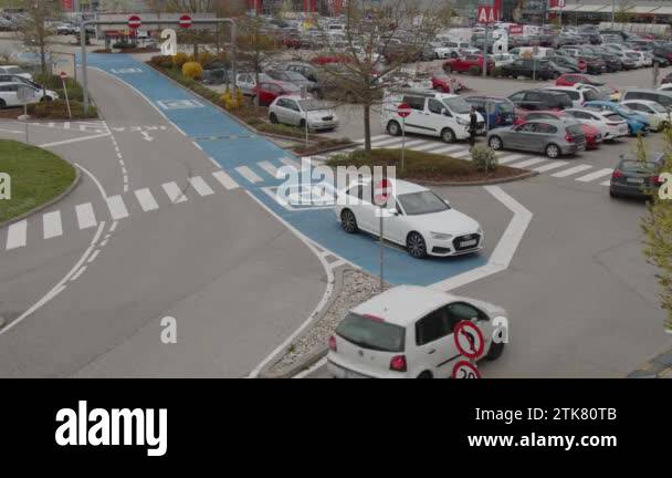 High traffic mall Stock Videos & Footage - HD and 4K Video Clips - Alamy