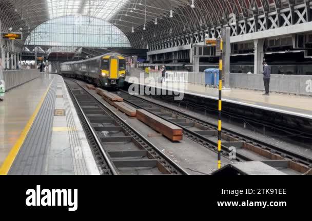 London train platforms Stock Videos & Footage - HD and 4K Video Clips ...