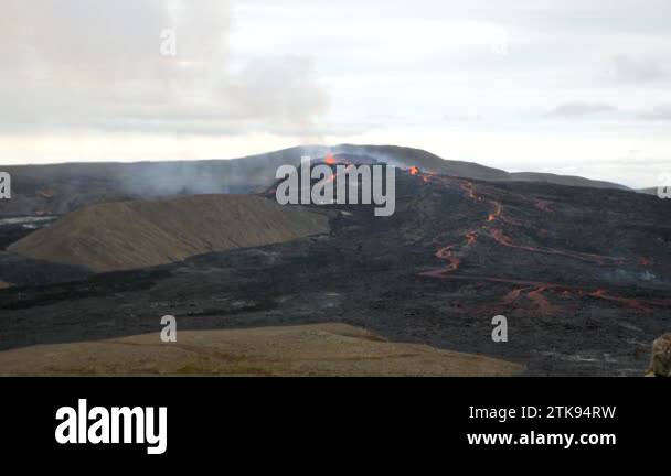 4K footage of Fagradalsfjall active volcano eruption in Geldingadalir ...