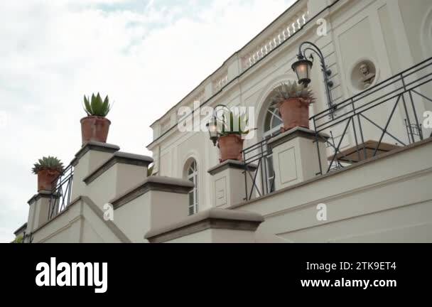 Facade characters Stock Videos & Footage - HD and 4K Video Clips - Alamy