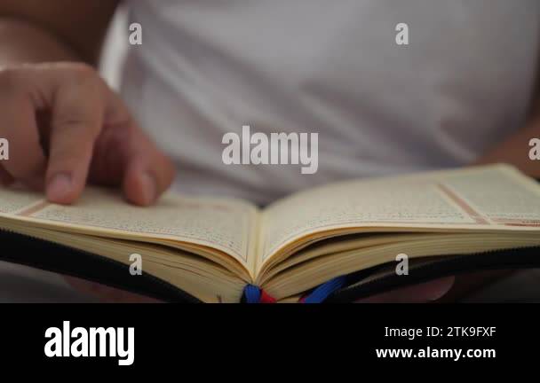 Holy quran recite Stock Videos & Footage - HD and 4K Video Clips - Alamy