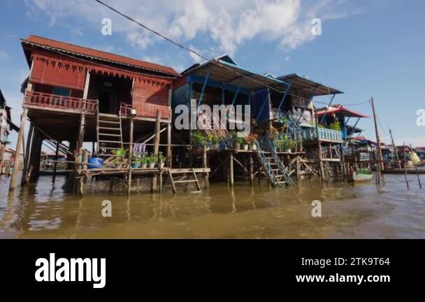 Houses built in the traditional style within a floating village Stock ...