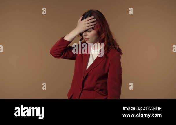 Medium isolated video of a dissatisfied and shocked young woman ...