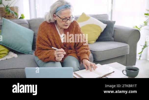 Manage notes Stock Videos & Footage - HD and 4K Video Clips - Alamy