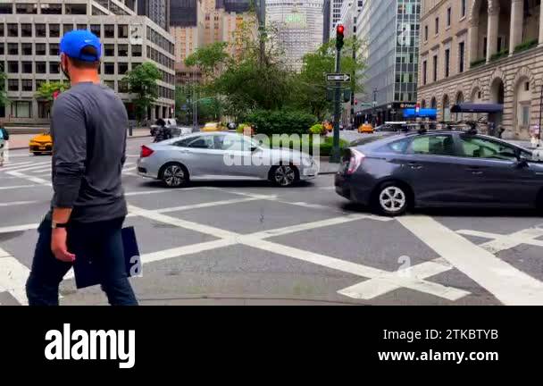 This video shows street views of Park Avenue and its surrounding ...