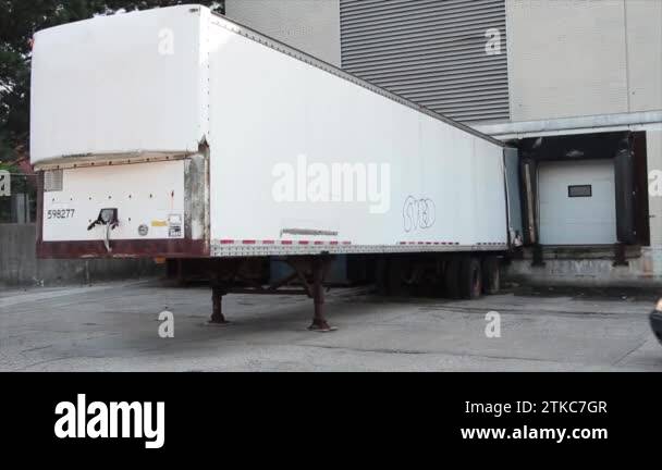 Truck bay doors Stock Videos & Footage - HD and 4K Video Clips - Alamy