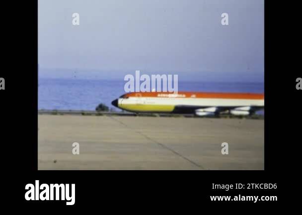 Airplane movie scene Stock Videos & Footage - HD and 4K Video Clips - Alamy
