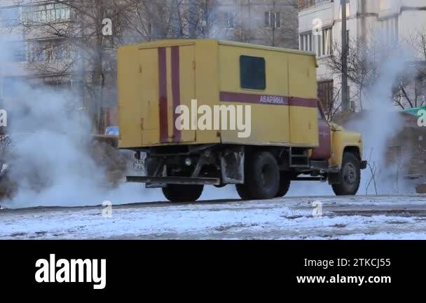 Breakdown truck breakdown van Stock Videos & Footage - HD and 4K Video ...