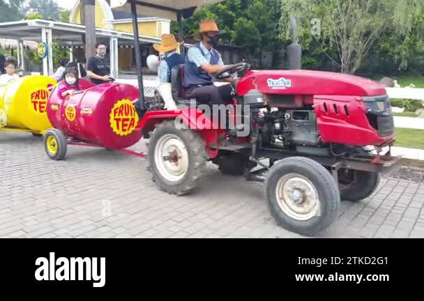 Track driven tractor Stock Videos & Footage - HD and 4K Video Clips - Alamy