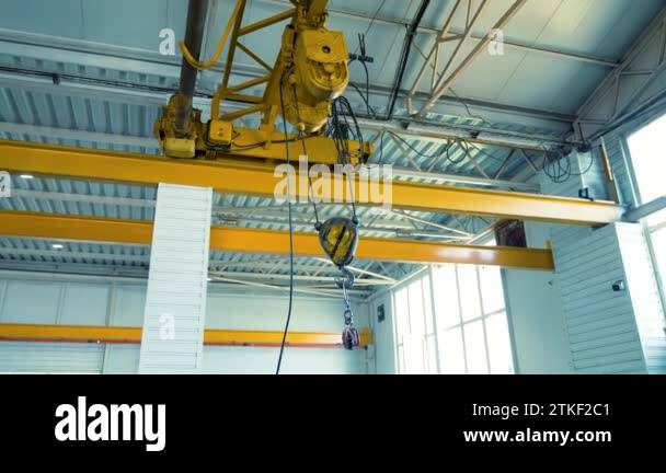 Overhead ceiling crane Stock Videos & Footage - HD and 4K Video Clips ...