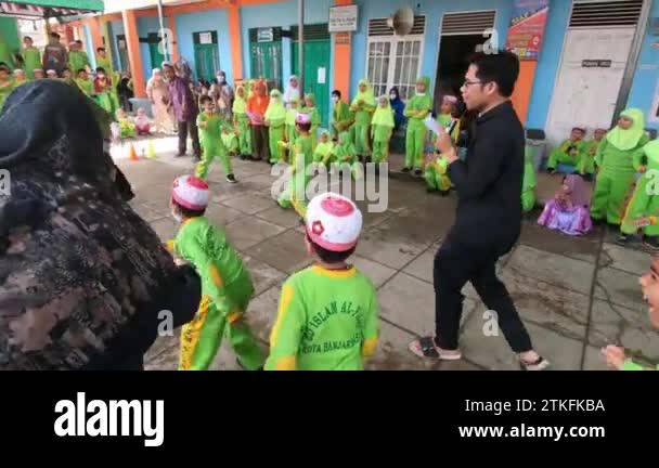 Water relay Stock Videos & Footage - HD and 4K Video Clips - Alamy