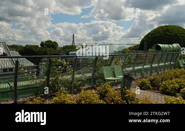 Botanical garden on the roof of the Warsaw University library modern ...