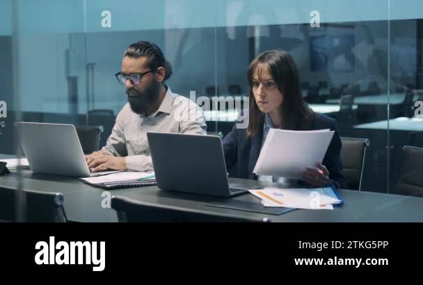 Synergy table Stock Videos & Footage - HD and 4K Video Clips - Alamy