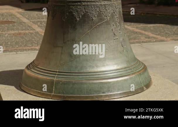 Cracked bell Stock Videos & Footage - HD and 4K Video Clips - Alamy