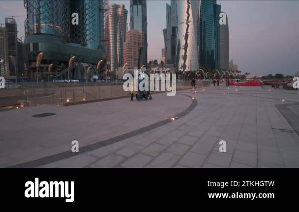 Doha corniche in Stock Videos & Footage - HD and 4K Video Clips - Alamy