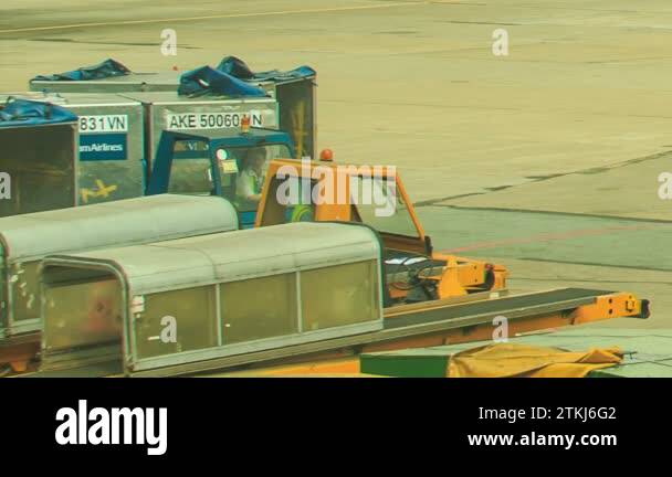 cargo conveyor and bulk cargo loader Stock Video Footage - Alamy