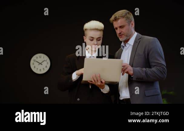 Executive art Stock Videos & Footage - HD and 4K Video Clips - Alamy