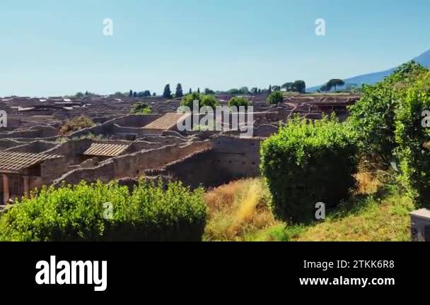 Exploring the ruins of Pompeii, ruins of ancient Roman city destroyed ...