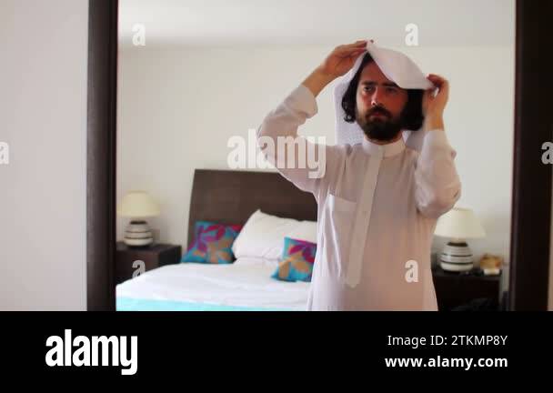 Arab garb Stock Videos & Footage - HD and 4K Video Clips - Alamy