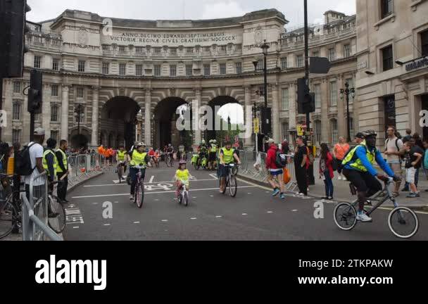 Ride london cycle festival Stock Videos & Footage - HD and 4K Video ...