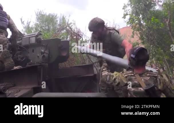 Loading a cannon Stock Videos & Footage - HD and 4K Video Clips - Alamy