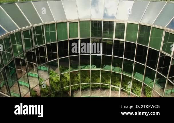 Botanical garden on the roof of the Warsaw University library modern ...