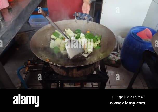 Wok shape Stock Videos & Footage - HD and 4K Video Clips - Alamy