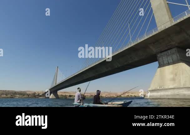 Men with big turban Stock Videos & Footage - HD and 4K Video Clips - Alamy