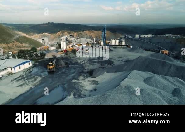 Loading scoop Stock Videos & Footage - HD and 4K Video Clips - Alamy