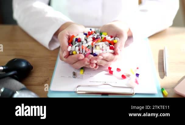 Polypharmacy Stock Videos & Footage - HD and 4K Video Clips - Alamy