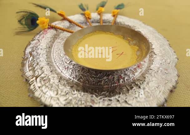Turmeric Paste for Haldi Ceremony, Indian Hindu Wedding Ritual Stock ...