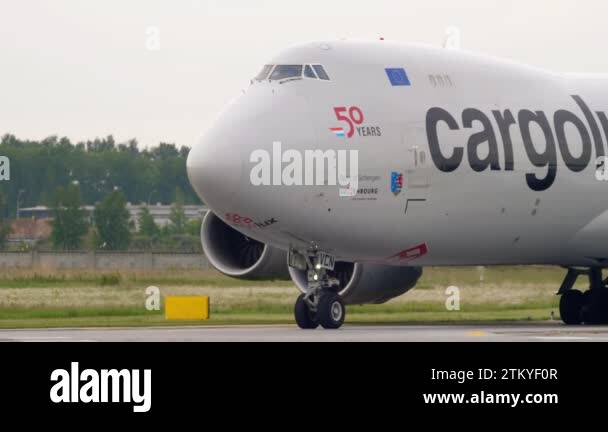 Cockpit view boeing 747 jumbo Stock Videos & Footage - HD and 4K Video ...
