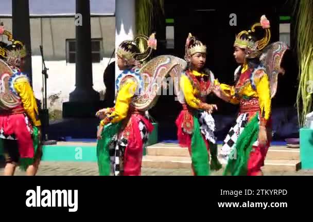 Indonesian perform jaranan pegon dance Stock Videos & Footage - HD and ...