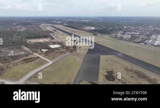Historic airfields Stock Videos & Footage - HD and 4K Video Clips - Alamy