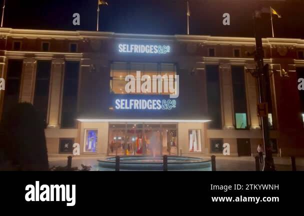 Selfridges entrance Stock Videos & Footage - HD and 4K Video Clips - Alamy