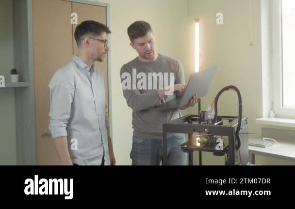 Additive manufacturing team Stock Videos & Footage - HD and 4K Video ...