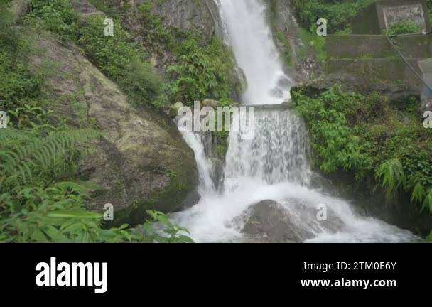 Beautiful Paglajhora waterfall on Kurseong, Himalayan mountains of ...