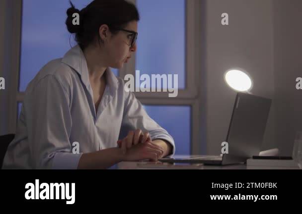 Review writer Stock Videos & Footage - HD and 4K Video Clips - Alamy