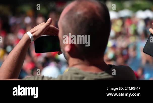 Mojo press Stock Videos & Footage - HD and 4K Video Clips - Alamy