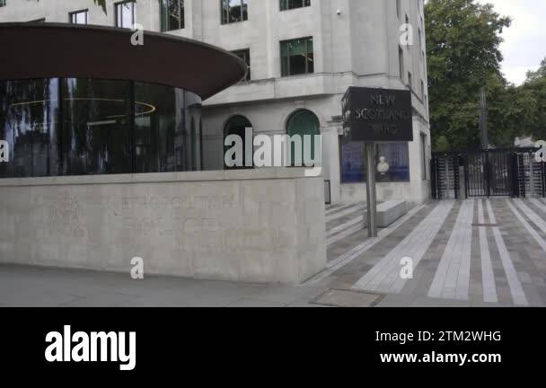 London, UK: Iconic spinning sign at New Scotland Yard building on ...