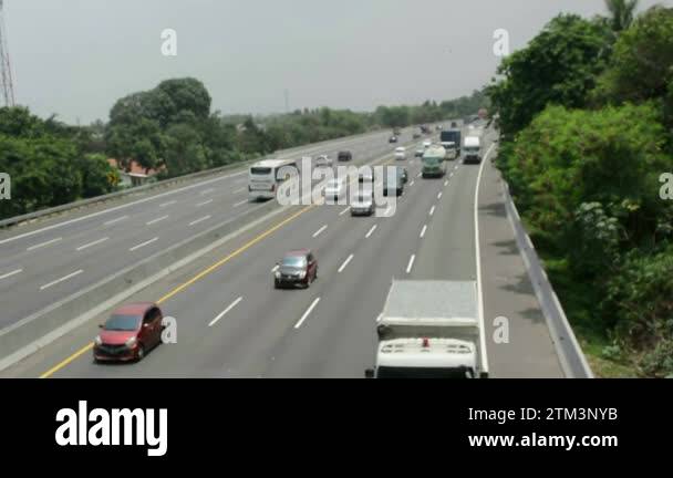 Smooth traffic flow Stock Videos & Footage - HD and 4K Video Clips - Alamy