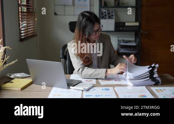 Paperwork computer Stock Videos & Footage - HD and 4K Video Clips - Alamy