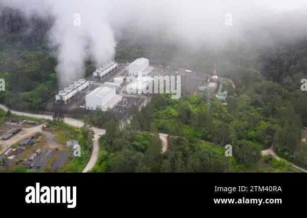 Geotermal power plant on Mount Apo. Steam and pipework at the ...