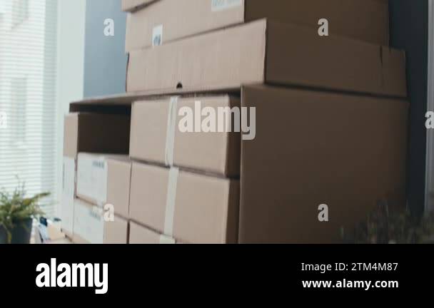 Postal shipments Stock Videos & Footage - HD and 4K Video Clips - Alamy