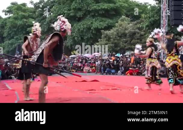 Enggang dance Stock Videos & Footage - HD and 4K Video Clips - Alamy