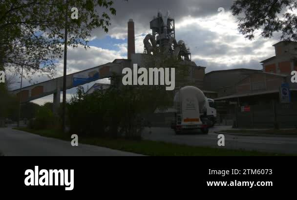 Gray lorry Stock Videos & Footage - HD and 4K Video Clips - Alamy