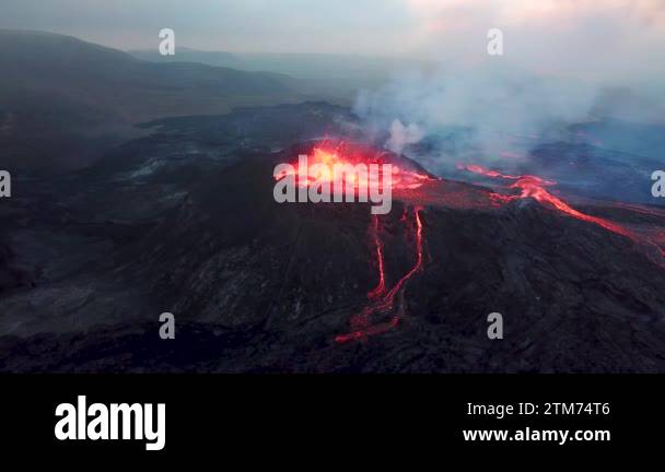 4K Aerial drone footage of Fagradalsfjall active volcano eruption in ...