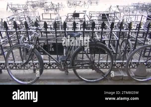 Metal vehicles Stock Videos & Footage - HD and 4K Video Clips - Alamy