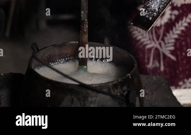 The process of molding liquid palm sugar using media derived from ...